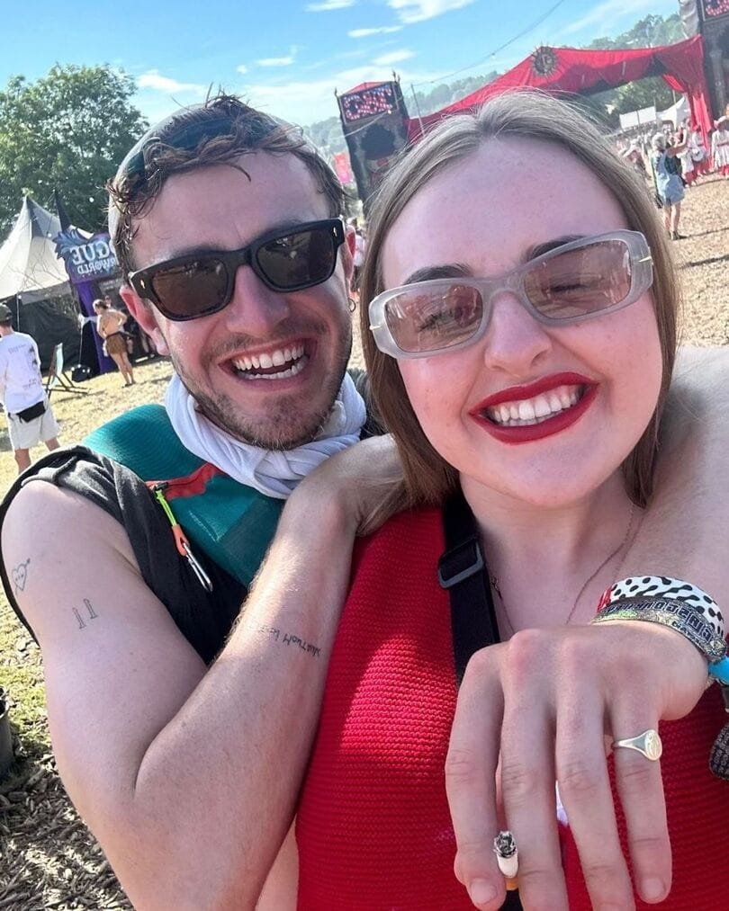 Actors Posts - GlamSpotlight